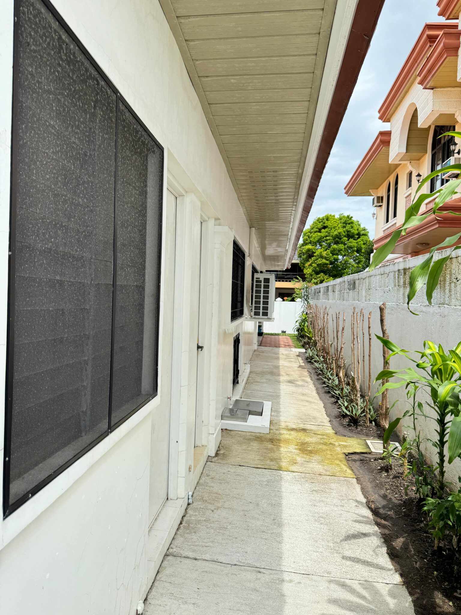 Ayala North Point House on a 489 sqm lot for sale - Bacolod City Properties